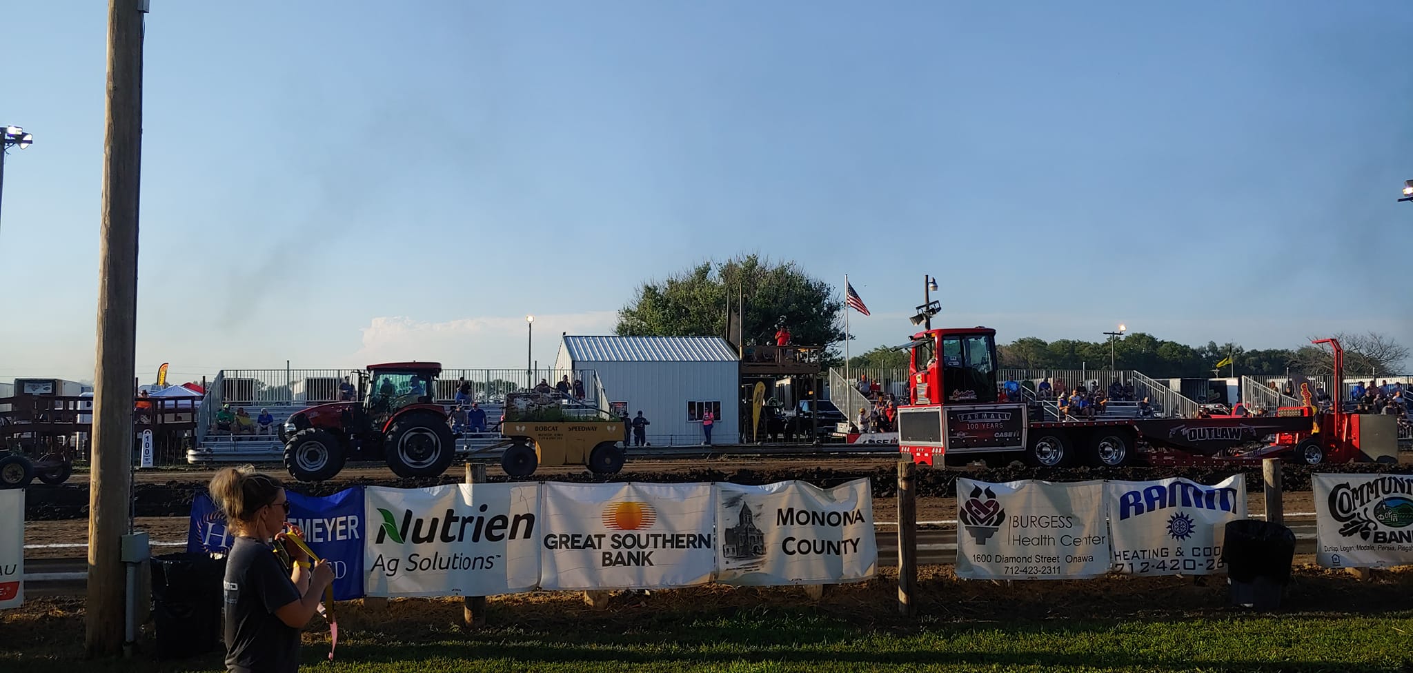 Outlaw Tractor Pull – The Siouxland Blog